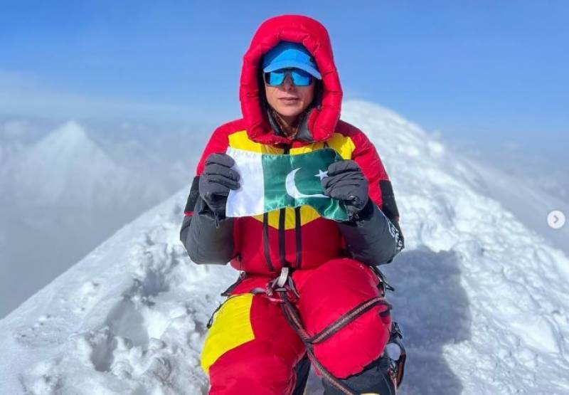 Pakistani woman climber Naila Kiani makes history by summiting Mount ...